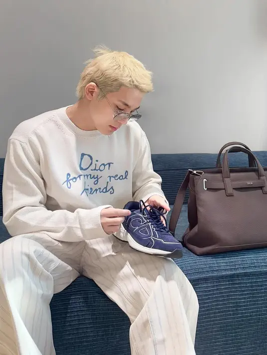 Potret Gaya Baru Mingyu SEVENTEEN dengan Rambut Blonde, Bikin Heboh Carat - Foto Liputan6.com