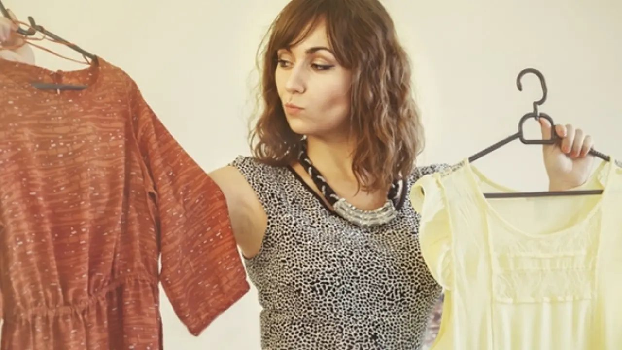 Tips Berpakaian Kasual dan Tetap Rapi Saat ke Kantor - Fashion & Beauty ...