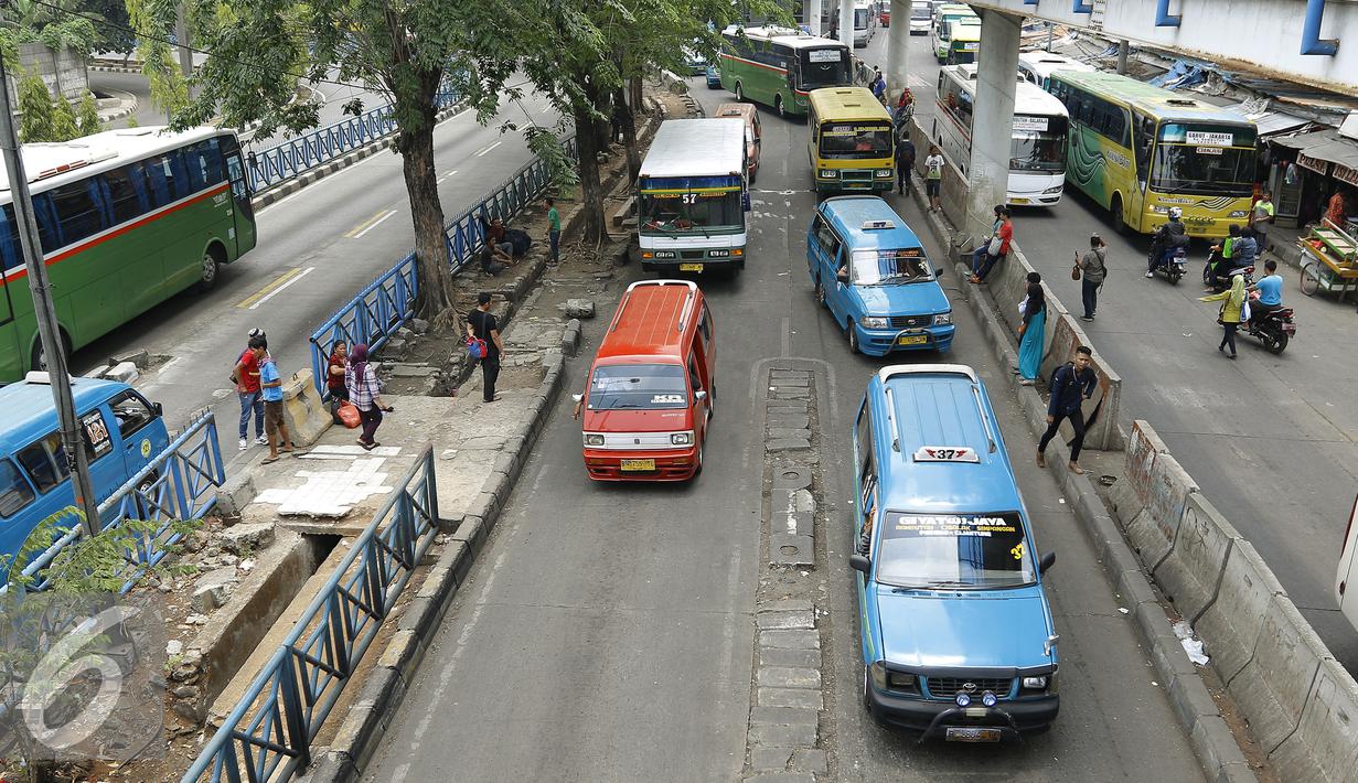 2016, Tiga Terminal Bus di Jakarta Siap Direnovasi - Foto Liputan6.com
