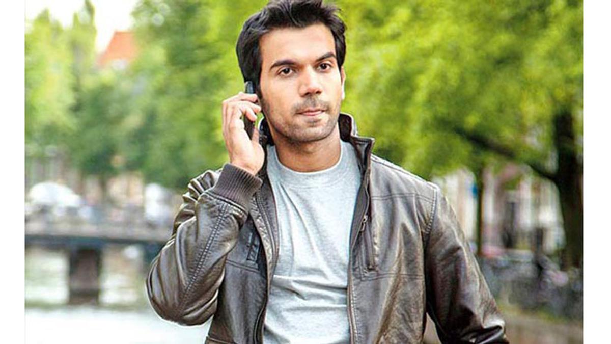 Rajkumar Rao Sangat Dekil di Film Hamari Adhuri Kahani - ShowBiz ...