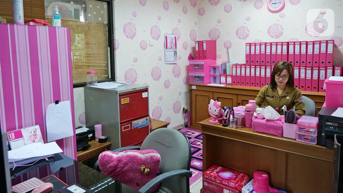 Unik, PNS Kelurahan Rawa Bunga Ubah Ruangan Jadi Serba Pink - News ...
