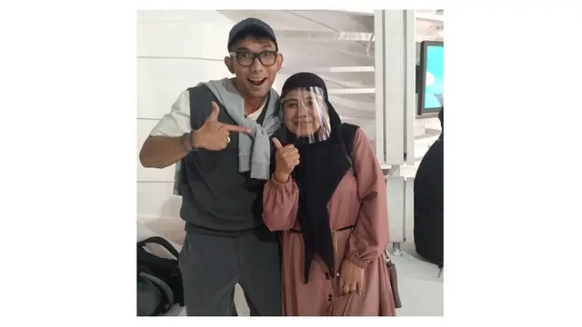 6 Potret Sosok Penyanyi Yamet Kudasi yang Lagunya Viral di TikTok - Hot ...