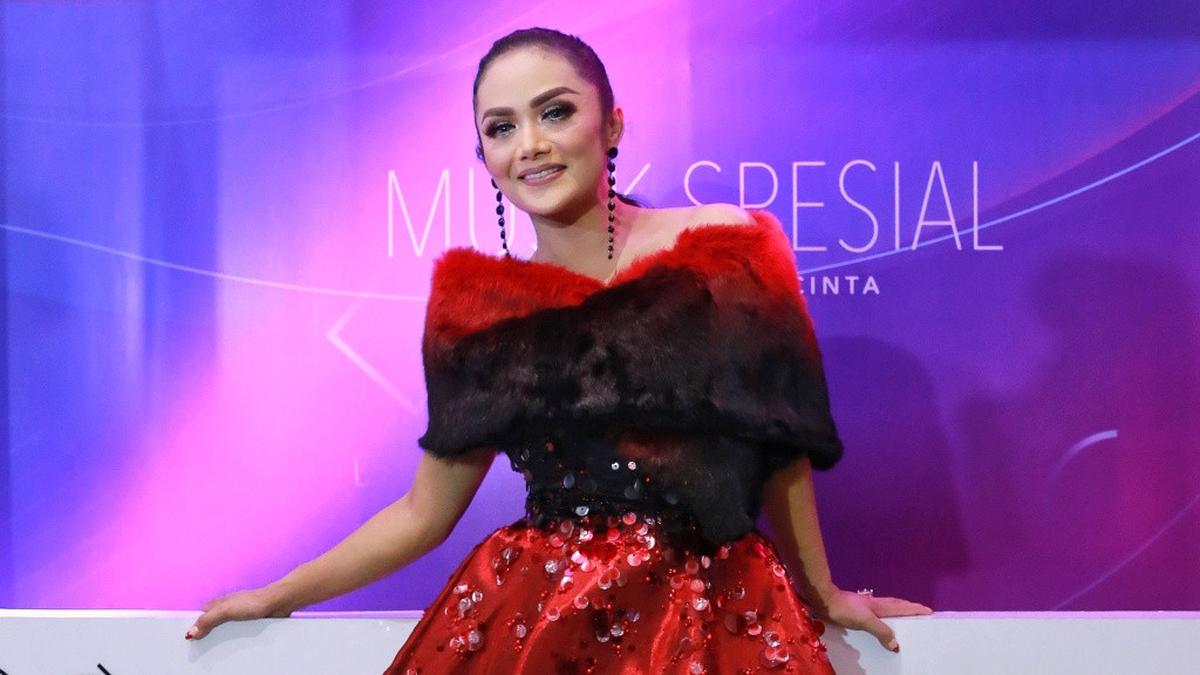 Krisdayanti Buka-Bukaan Soal Gaji sebagai Anggota DPR - Entertainment ...