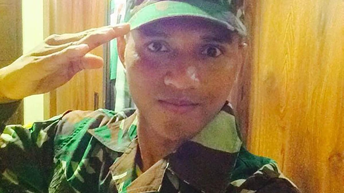 Pemain PS TNI Merayakan Malam Tahun Baru di Barak - Indonesia Bola.com