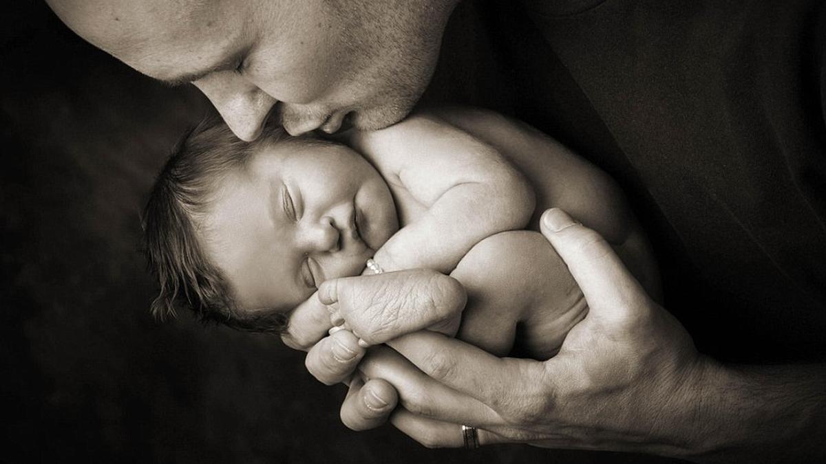 Saat-saat Terakhir Bersama Bayi Terekam dalam Foto