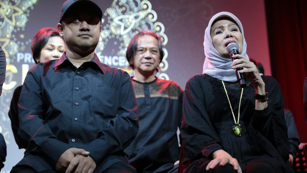 Sudahkah Film Chrisye Ungkap Rahasia Sang Legenda? - Entertainment ...