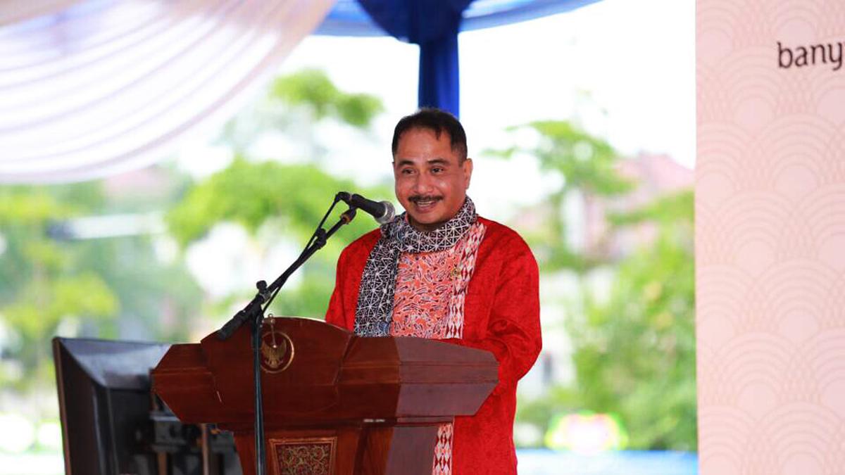 Menpar Menunjukkan Keberagaman Lewat Busana Nusantara - Lifestyle ...