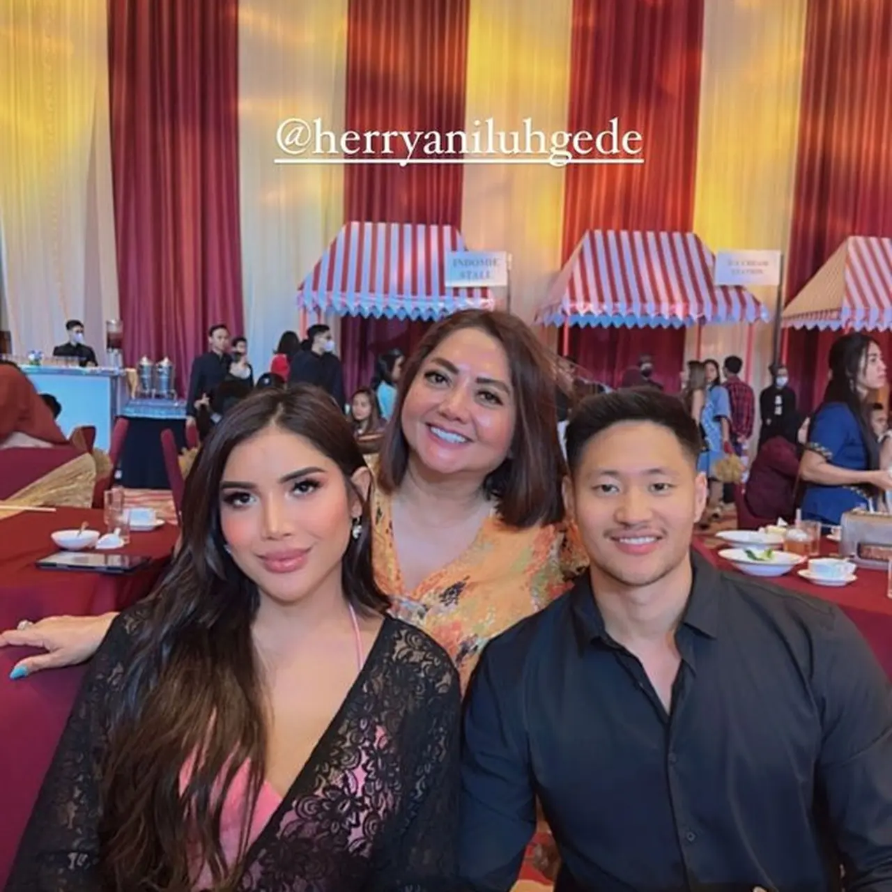 6 Potret Millen Cyrus Gandeng Pria Diduga Pacar Baru ke Ultah Ameena, Curi Perhatian - Hot ...