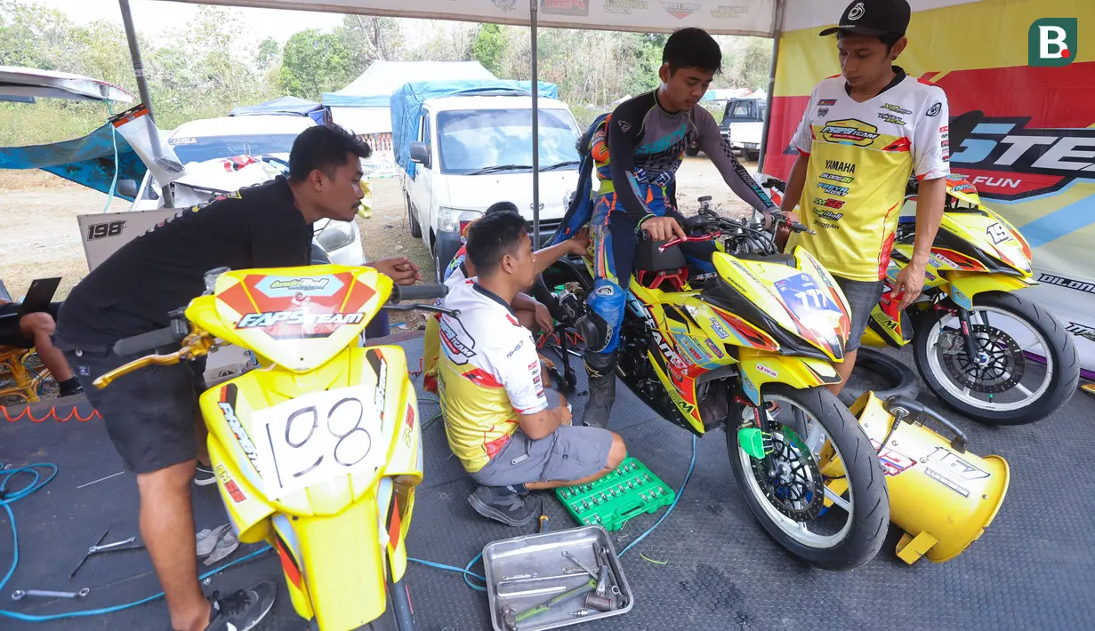 Foto: Sengitnya Babak Kualifikasi Yamaha Cup Race 2024 Seri 1 Pangkep - Ragam Bola.com