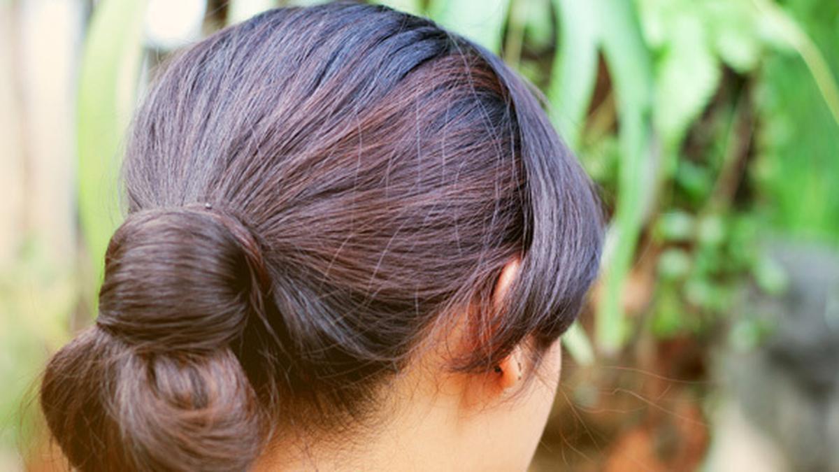Tutorial Ponytail Story: Chic Bun Ponytail - Lifestyle Fimela.com