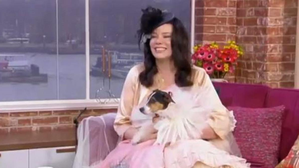 Amanda Rodgers Nikahi Anjingnya di Depan 200 Tamu - Health Liputan6.com