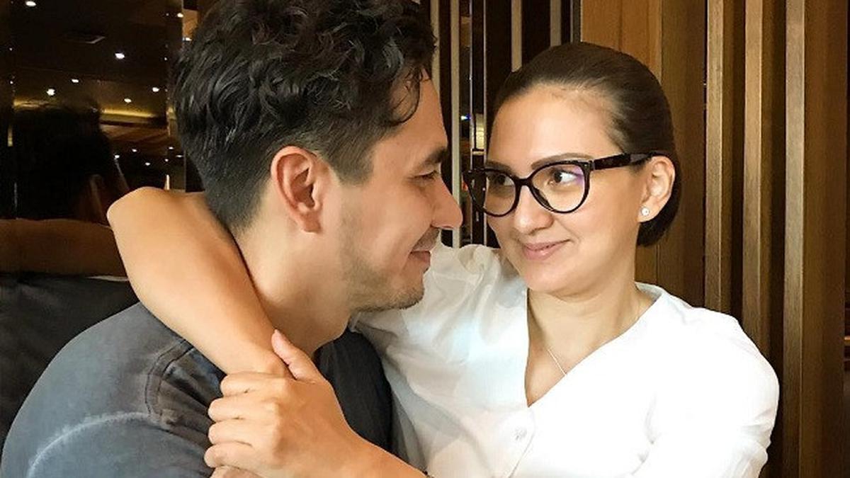 Masuki 40 Tahun, Donna Agnesia Ingin Jadi Istri yang Baik