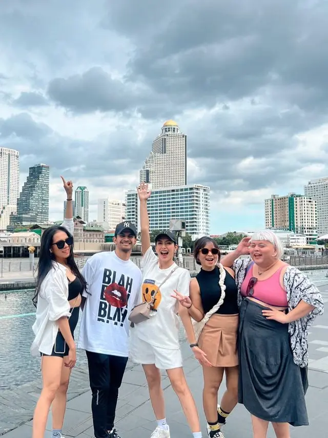 7 Potret Tyas Mirasih dan Tengku Tezi Liburan ke Thailand Usai Menikah ...