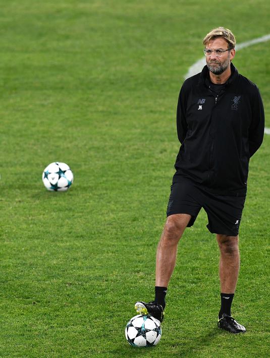 PHOTO: Intip Latihan Liverpool Jelang Hadapi Sevilla - Foto Liputan6.com