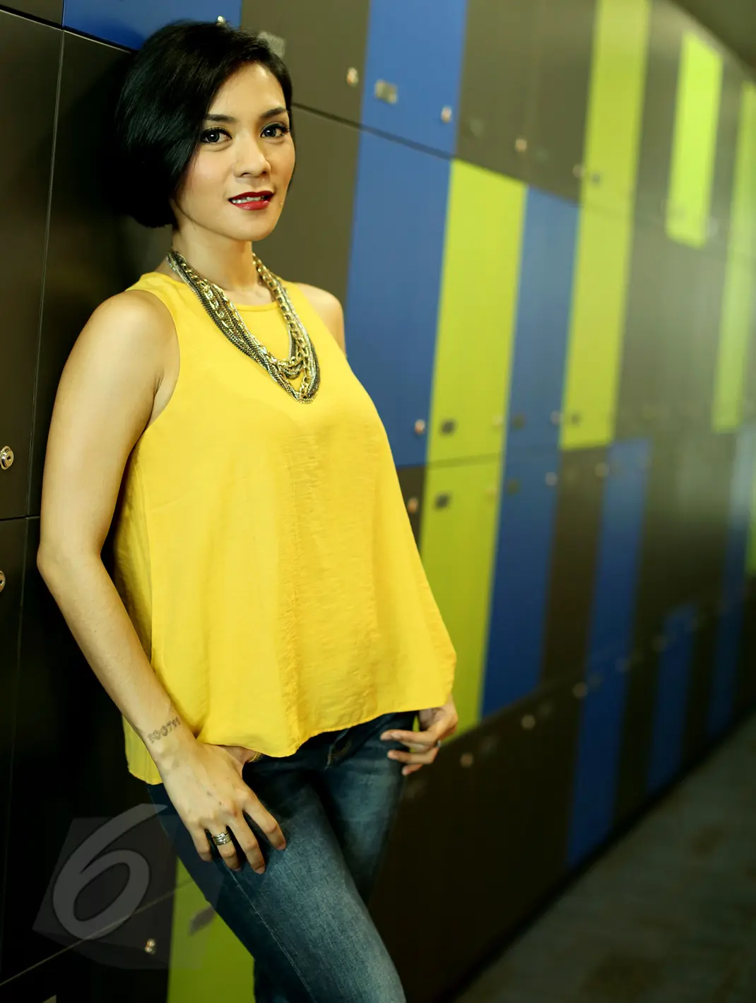 Enno Lerian, Mantan Penyanyi Cilik yang Kini Menjadi Hot Mama - Foto ...