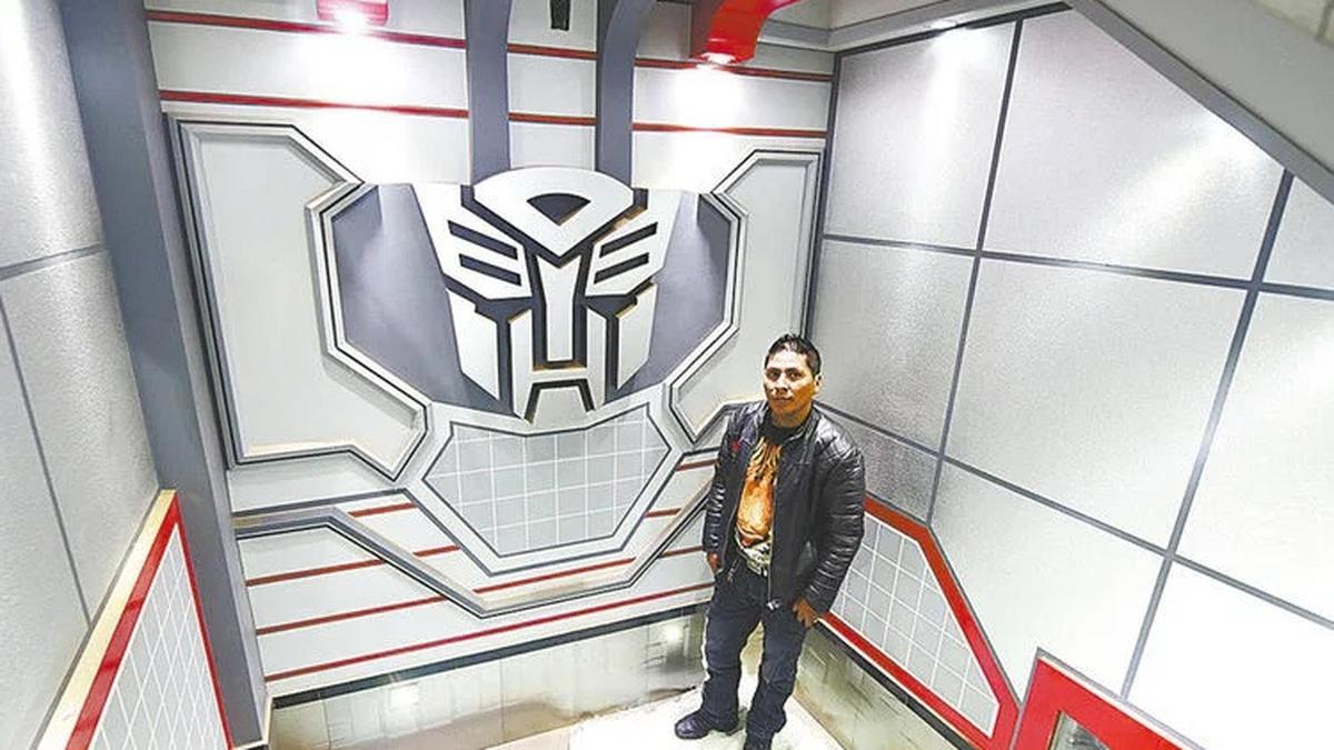 Pria Ini Bangun Rumah Berbentuk Robot Transformer Rp 9,3 Miliar ...