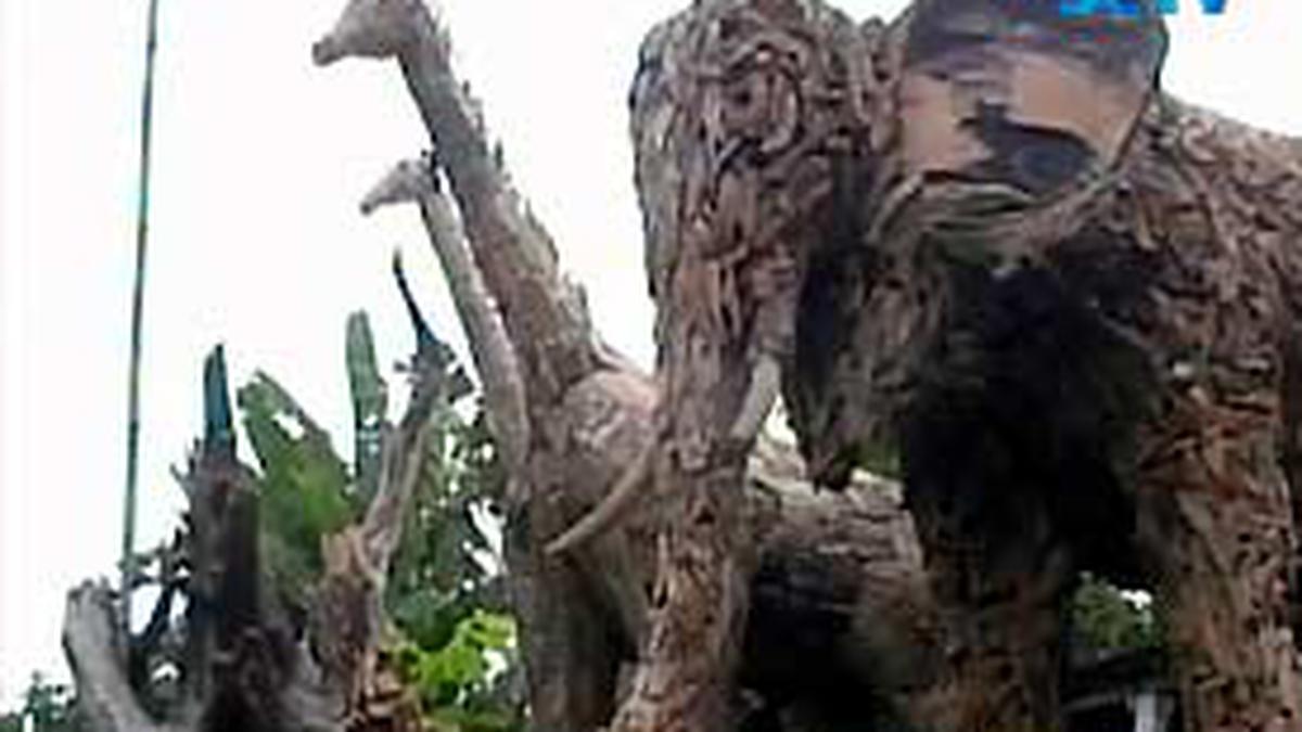 Merangkai Limbah Kayu Jati - News Liputan6.com