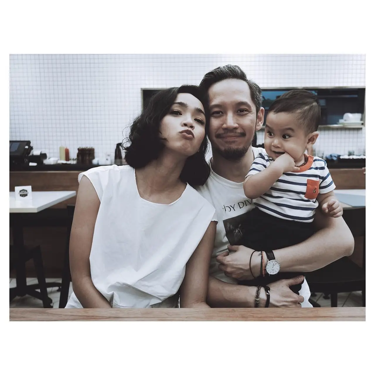 9 Tahun Menikah, Ini 6 Potret Keluarga Kecil Intan Ayu Sepupu BCL ...