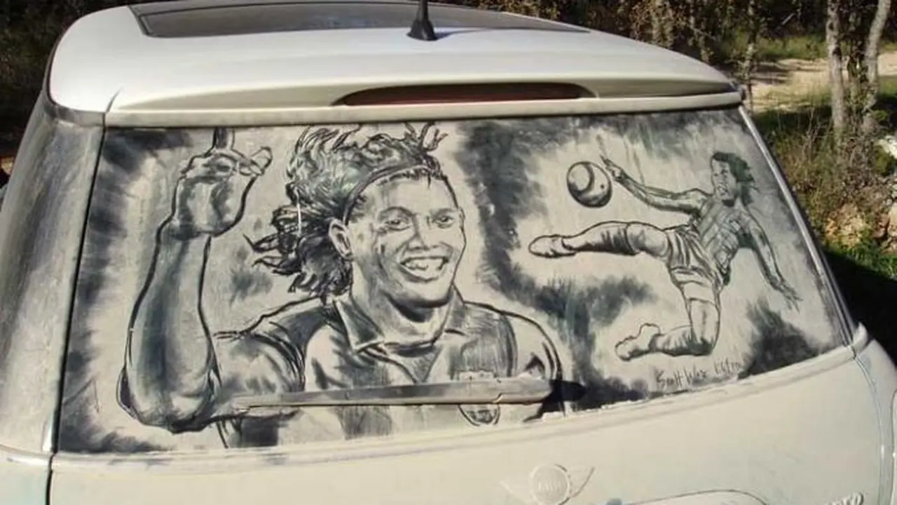 8 Gambar di Kaca Belakang Mobil Berdebu Ini Keren Banget, Estetik - Hot ...