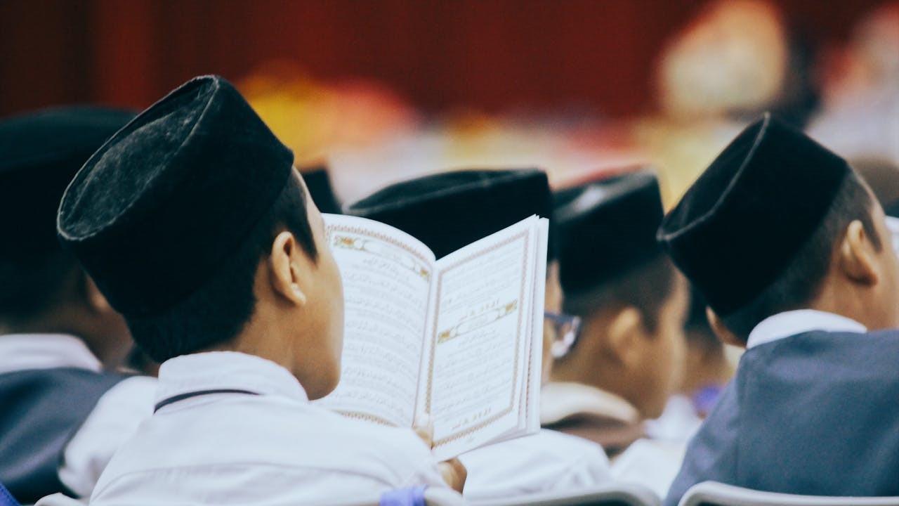 10 Ayat Tentang Toleransi dalam Islam, Lengkap Teks Arab dan Tafsirnya