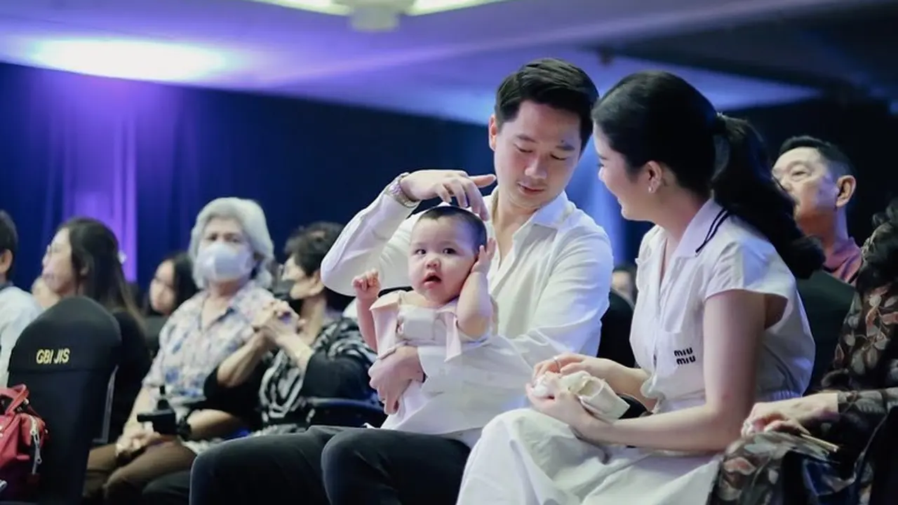 7 Potret Pembaptisan Putri Valencia Tanoesoedibjo, Bareng Ultah Kevin Sanjaya - Hot Liputan6.com