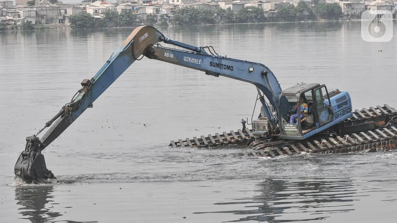 Waduk Pluit Berstatus Siaga Pagi Ini, Pintu Air Lain di Jakarta Masih ...