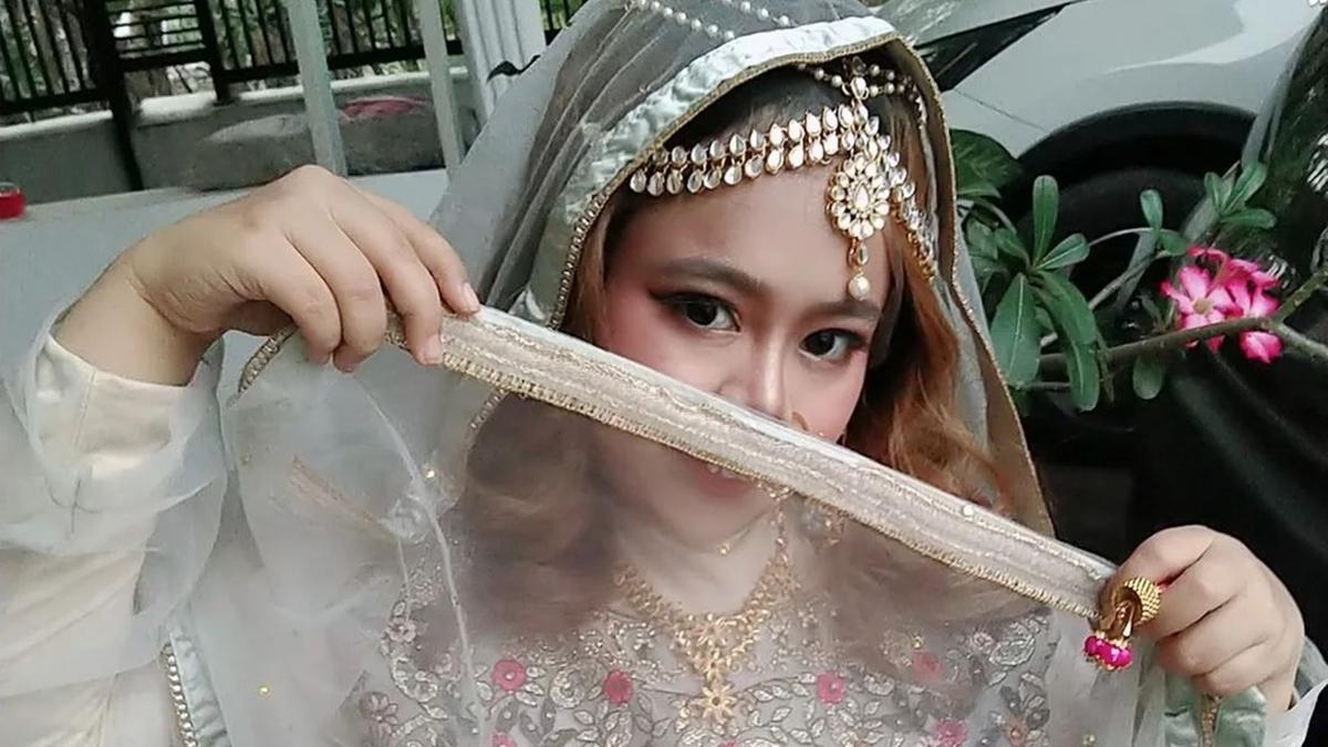 Biasa Nyeleneh, Ini Potret Kekeyi Saat Tampil Anggun Bak Putri - Foto ...