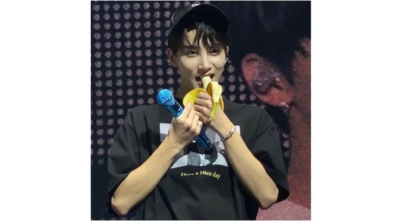 6 Potret Tingkah Absurd Idol K-Pop saat Makan Pisang, Ada yang Sama ...