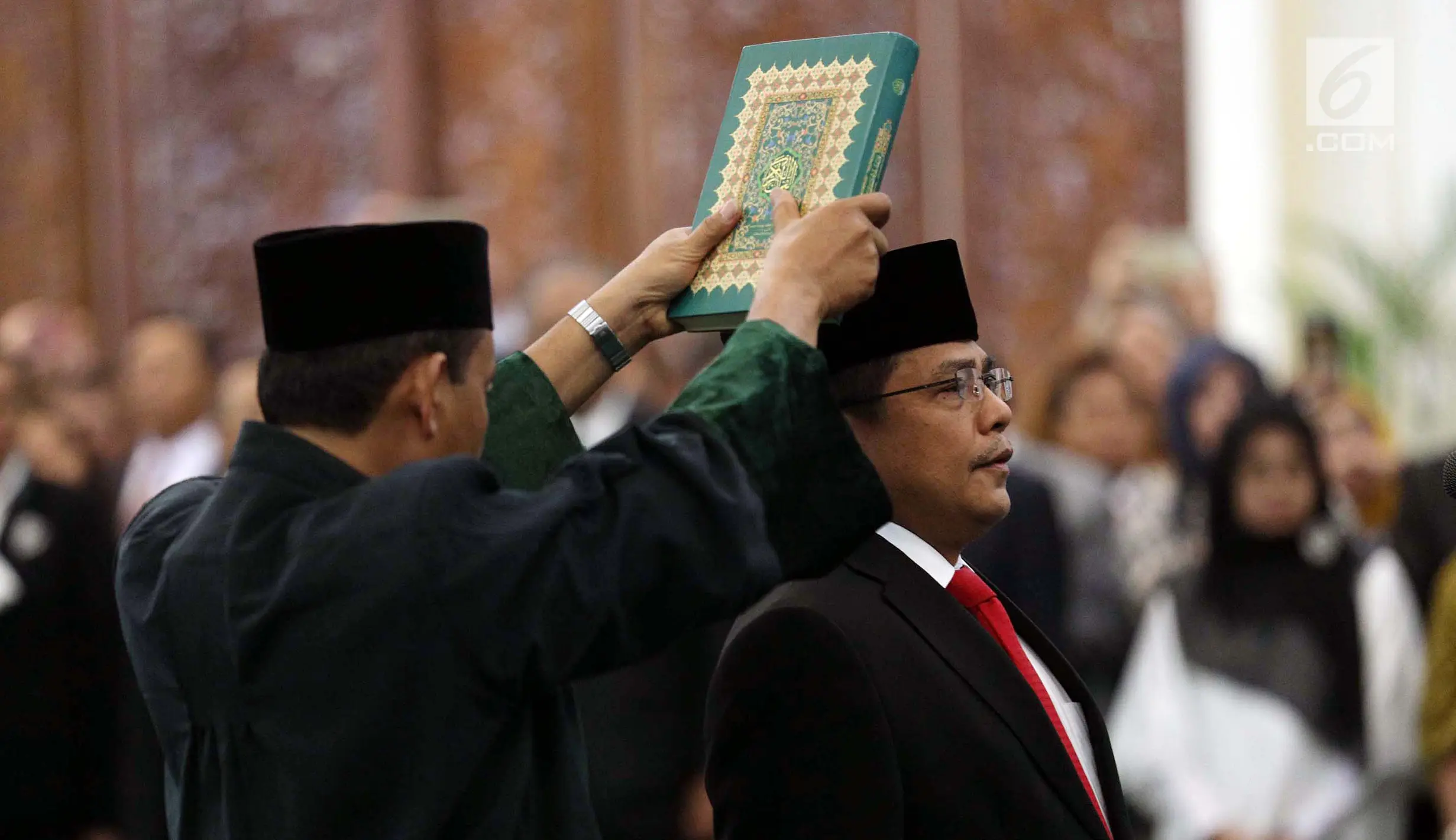 FOTO: Bambang Soesatyo Lantik Indra Iskandar sebagai Sekjen DPR - Foto ...