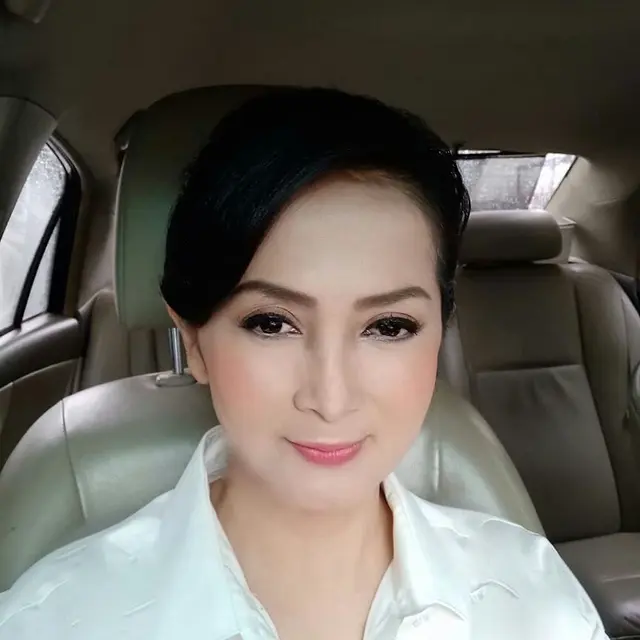 7 Potret Masa Muda Anna Maria Istri Roy Marten, Pesonanya Tak Pernah ...