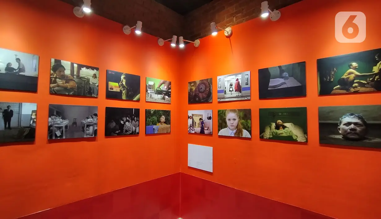 Mengunjungi Pameran di Jakarta Film Week 2022 - Foto Liputan6.com