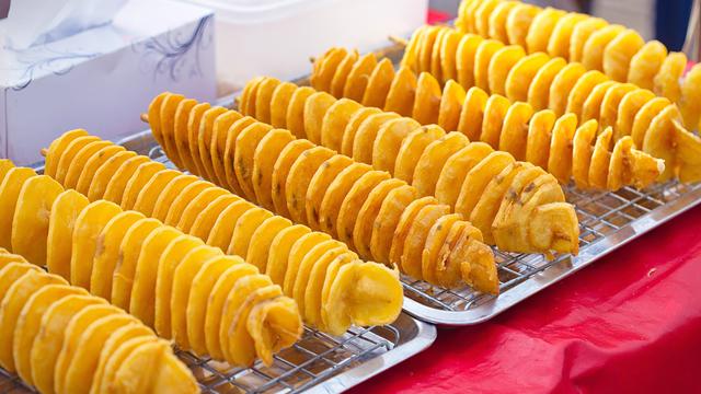 Resep Kentang Tornado atau Potato Spiral Renyah - Food Fimela.com