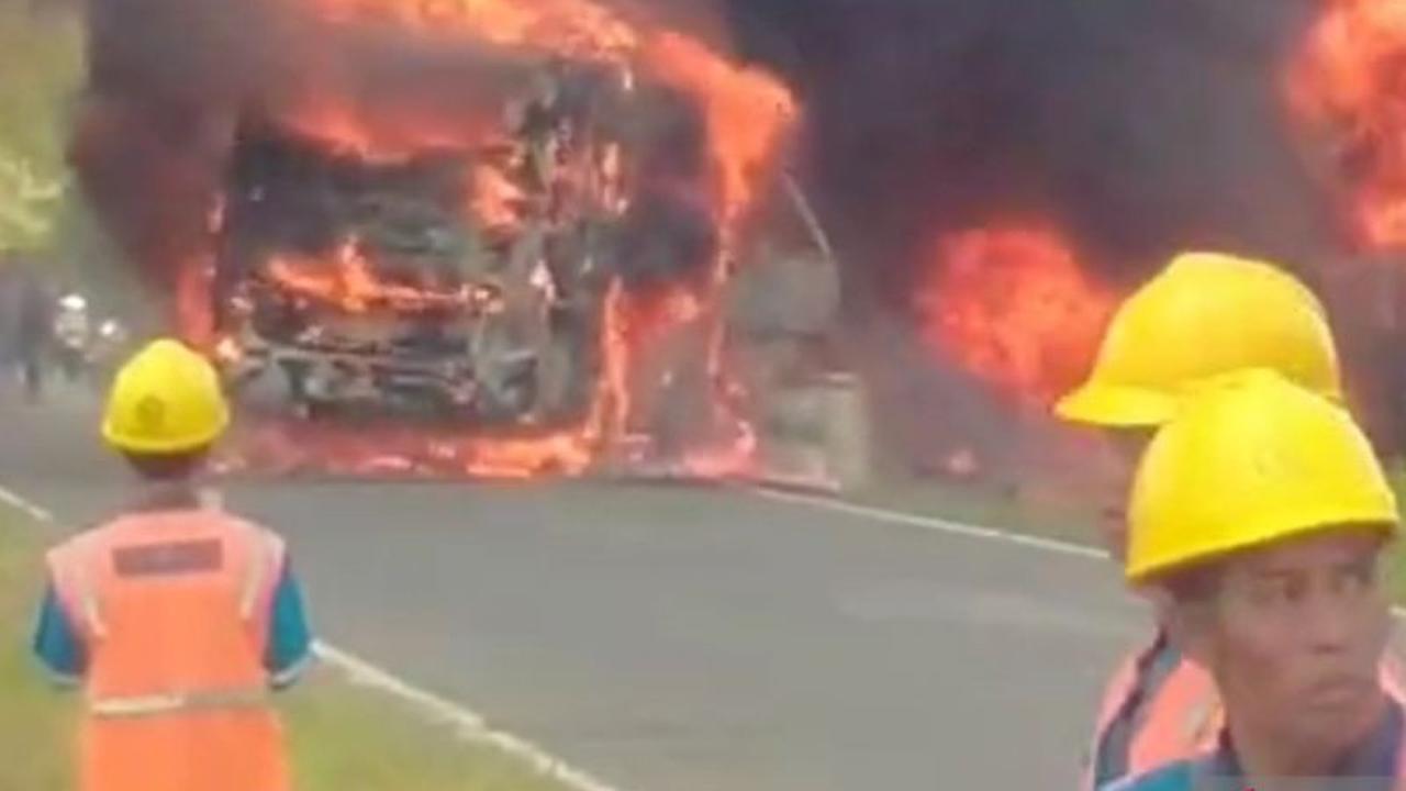 Tabrakan Maut Bus ALS Vs Truk Tangki di Jalan Lintas Sumatera, 16 ...