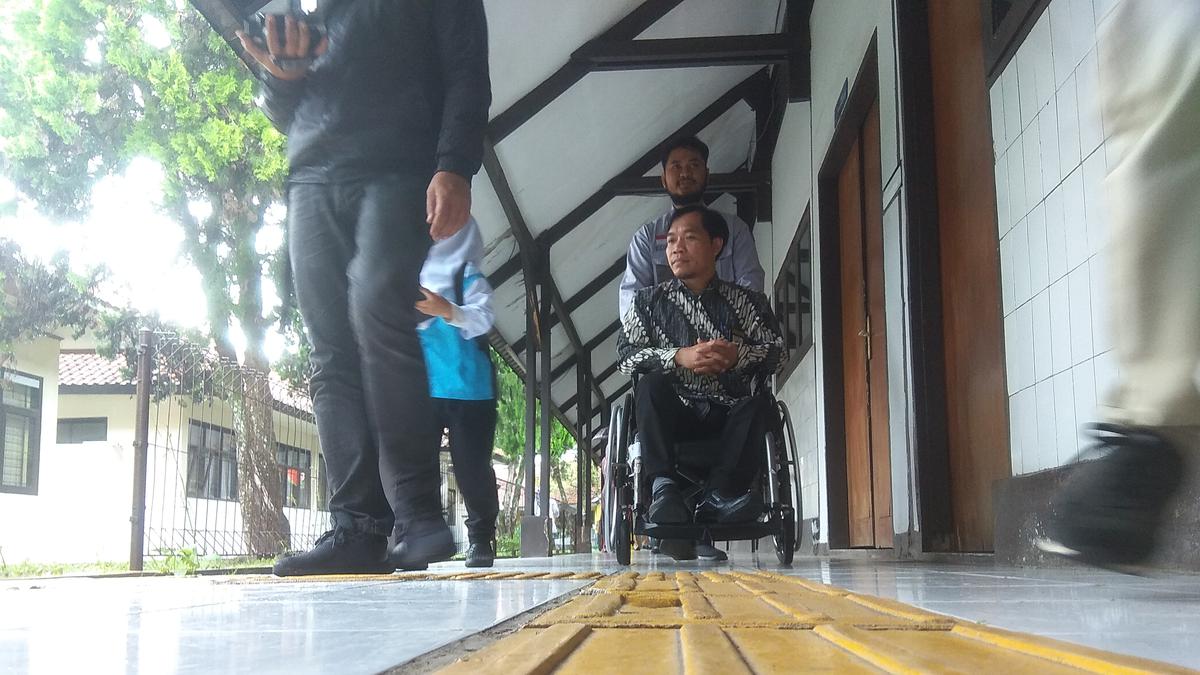 Dampak COVID-19, Puluhan Terapis Wyata Guna Bandung Menganggur - Health ...