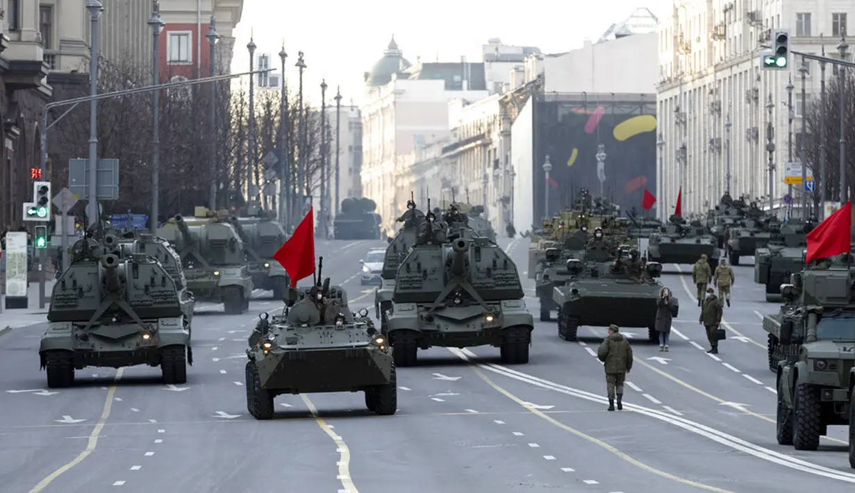 FOTO: Persiapan Jelang Parade Militer Hari Kemenangan Rusia - Foto ...