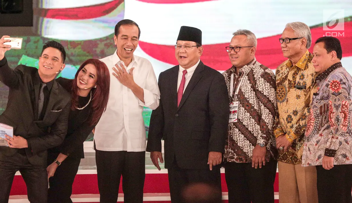 FOTO: Keakraban Jokowi dan Prabowo Usai Debat Kedua Pilpres - Foto ...