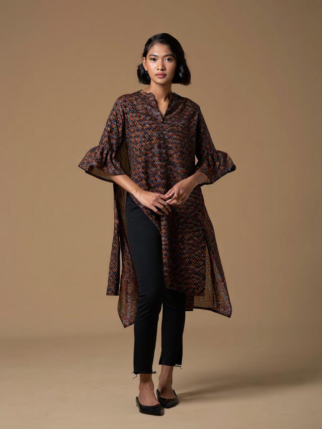 11 Model Tunik Batik Belah Samping Kanan Kiri Tren 2025, Siap Lengkapi ...