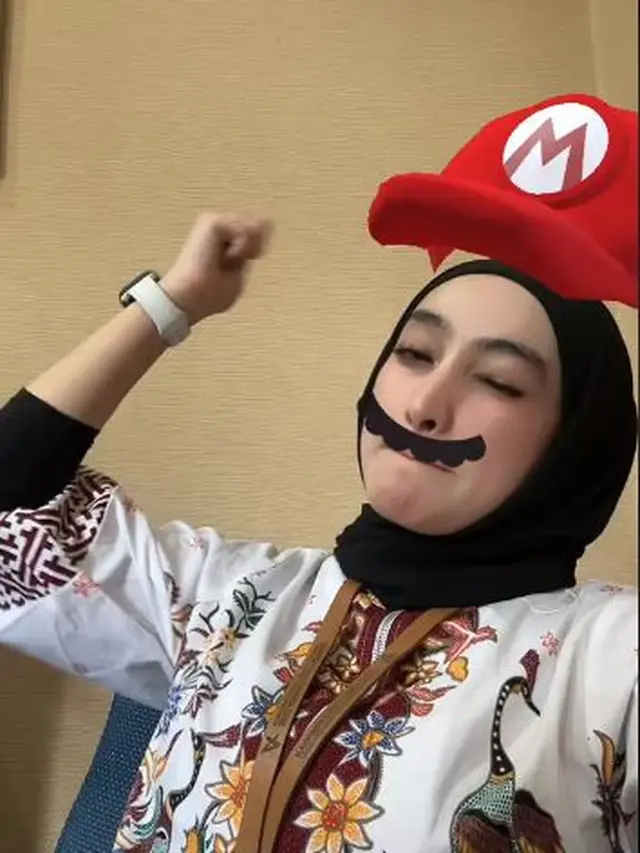 5 Potret Santyka Pacar Sule Bertingkah Lucu, Sama-Sama Berjiwa Humoris ...