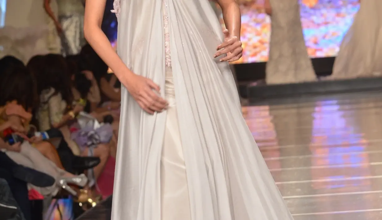 Sekuen Busana Cocktail III - Photo Fimela.com