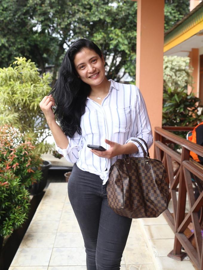 8 Potret Fera Feriska, Istri Fathir Muchtar yang Tetap Cantik di Usia ...