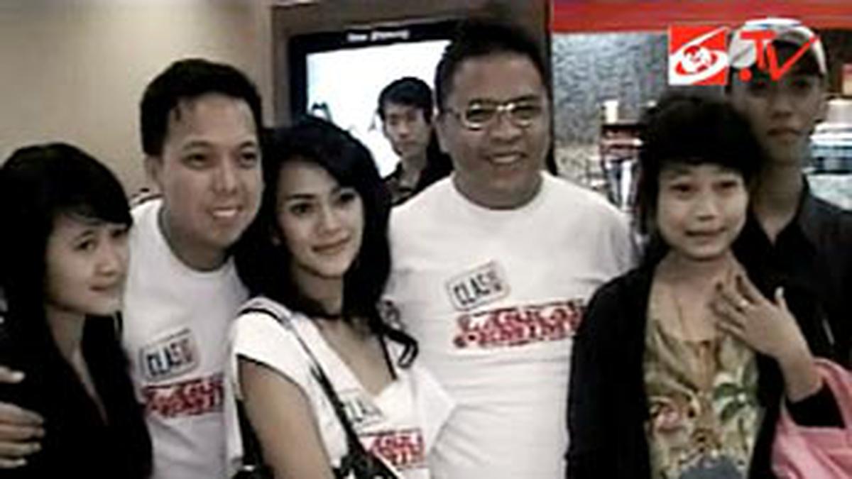 Pemain Laskar Pemimpi Sibuk Promosi - ShowBiz Liputan6.com