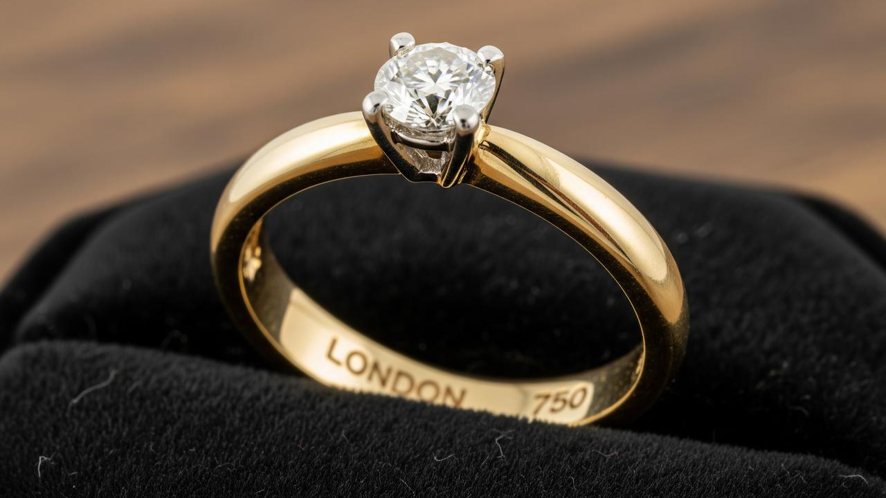7 Model Cincin Nikah Emas London yang Memukau, Pilihan Abadi untuk Hari ...