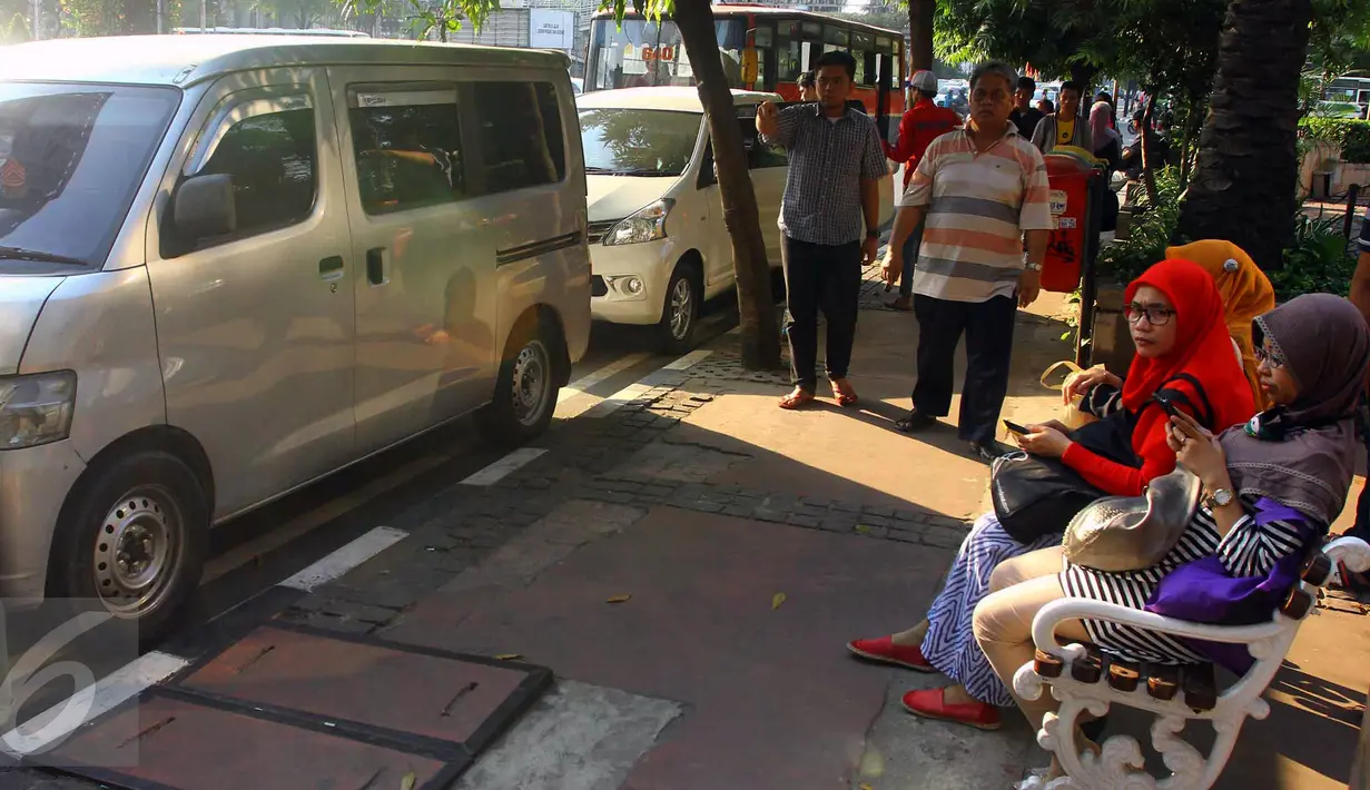 Fenomena Angkot Gelap yang Jadi Favorit Pekerja - Foto Liputan6.com