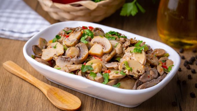 5 Cara dan Tips Memasak Jamur Kancing yang Enak - Food Fimela.com