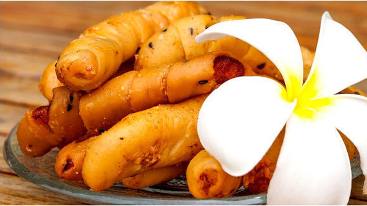 Resep Sederhana Pisang Molen Mini Yang Legit Nan Renyah - Food Fimela.com