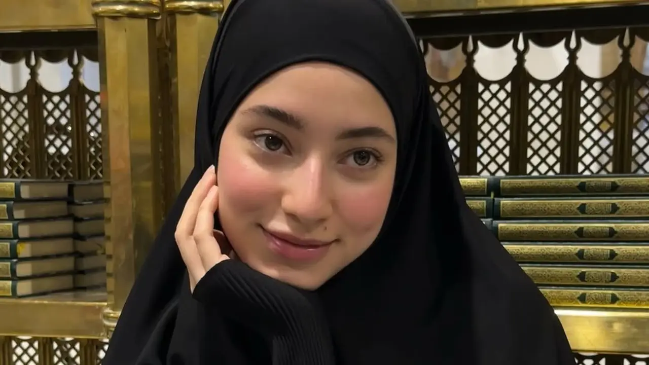 5 Pesona Ameera Khan Pacar Jefri Nichol Tampil Berhijab, Anggun Makin ...