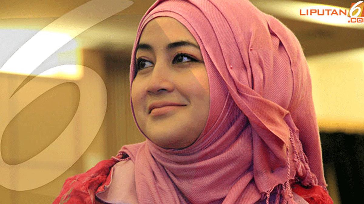 Pipik Kembali Ingat Momen Sedih Ditinggal Uje - ShowBiz Liputan6.com