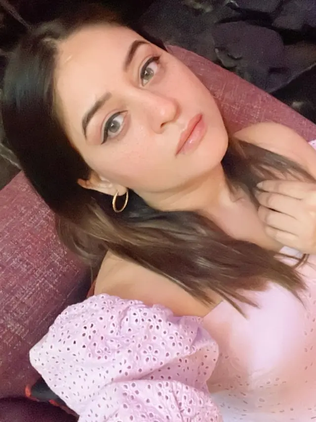 Ingat Gadis Dekil di Serial India Nakusha? Ini 6 Potret Terbaru Mahhi Vij - Hot Liputan6.com