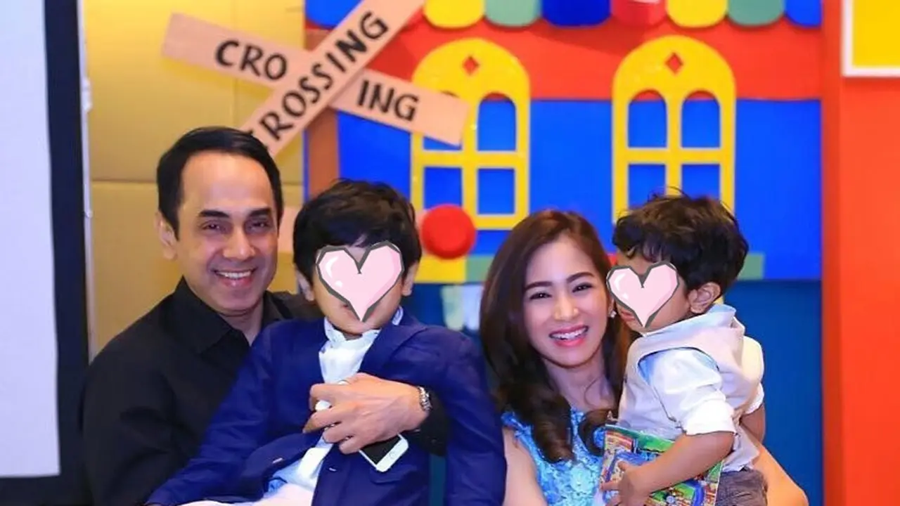 6 Potret Lawas Bunga Zainal dan Suami, Dulu Sempat Dirahasiakan - Hot ...