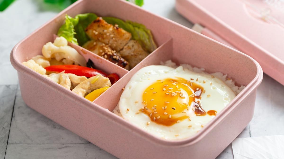 7 Resep Bekal Makan Siang yang Praktis dan Mengenyangkan